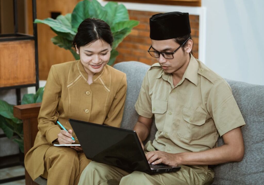 Eselon: Apa Itu, Tingkatan, Gaji yang Didapatkan – Teknokra.com