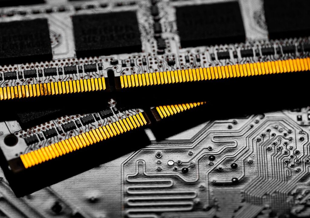 Perbedaan RAM dan SSD Mana yang Lebih Penting? – Teknokra.com